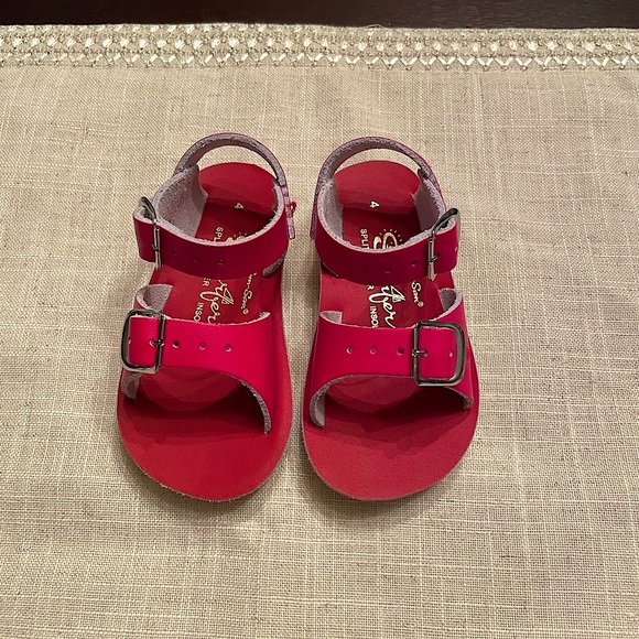 Salt Water Sandals by Hoy | Shoes | Sunsan Surfer Leather Sandals Red ...